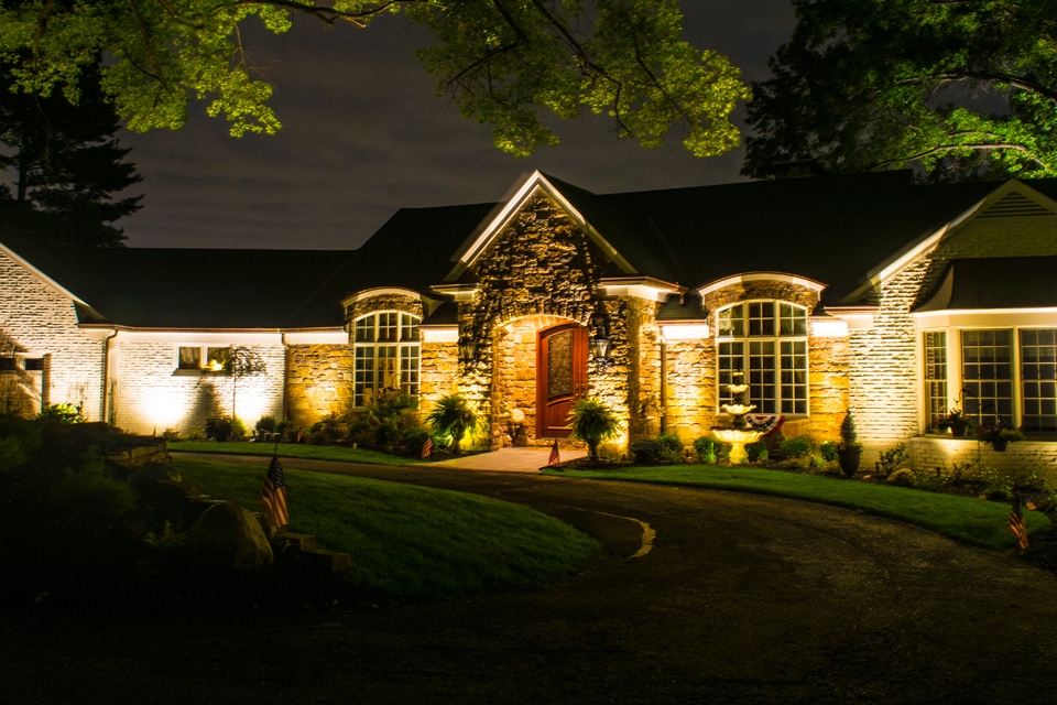Beacon Landscape Lighting - Lighting Up Fort Thomas, Kentucky - LINK nky