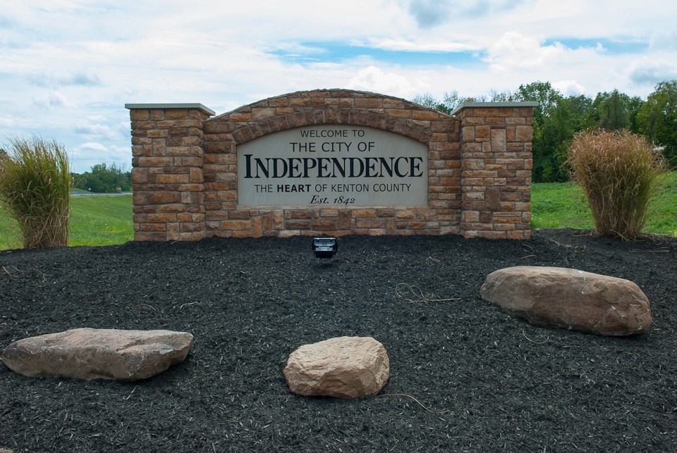 Independence to buy land next to city sign to prevent development