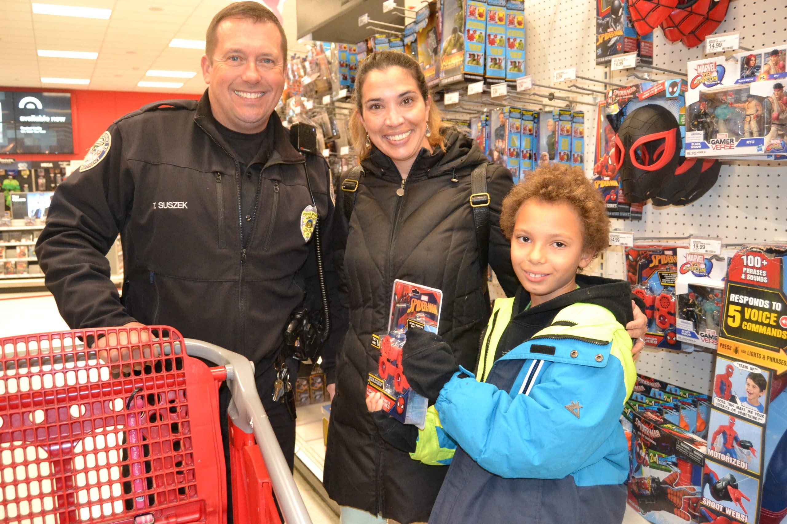 Photos: Newport Police Shop with Children for Christmas - LINK nky