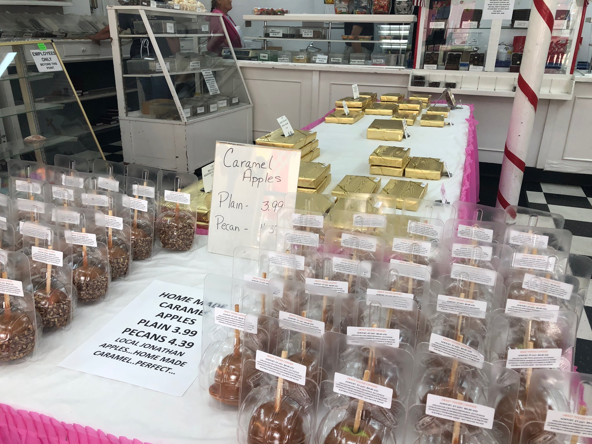 Sweet Tooth Candies owners in Newport to retire after 50 years - LINK nky