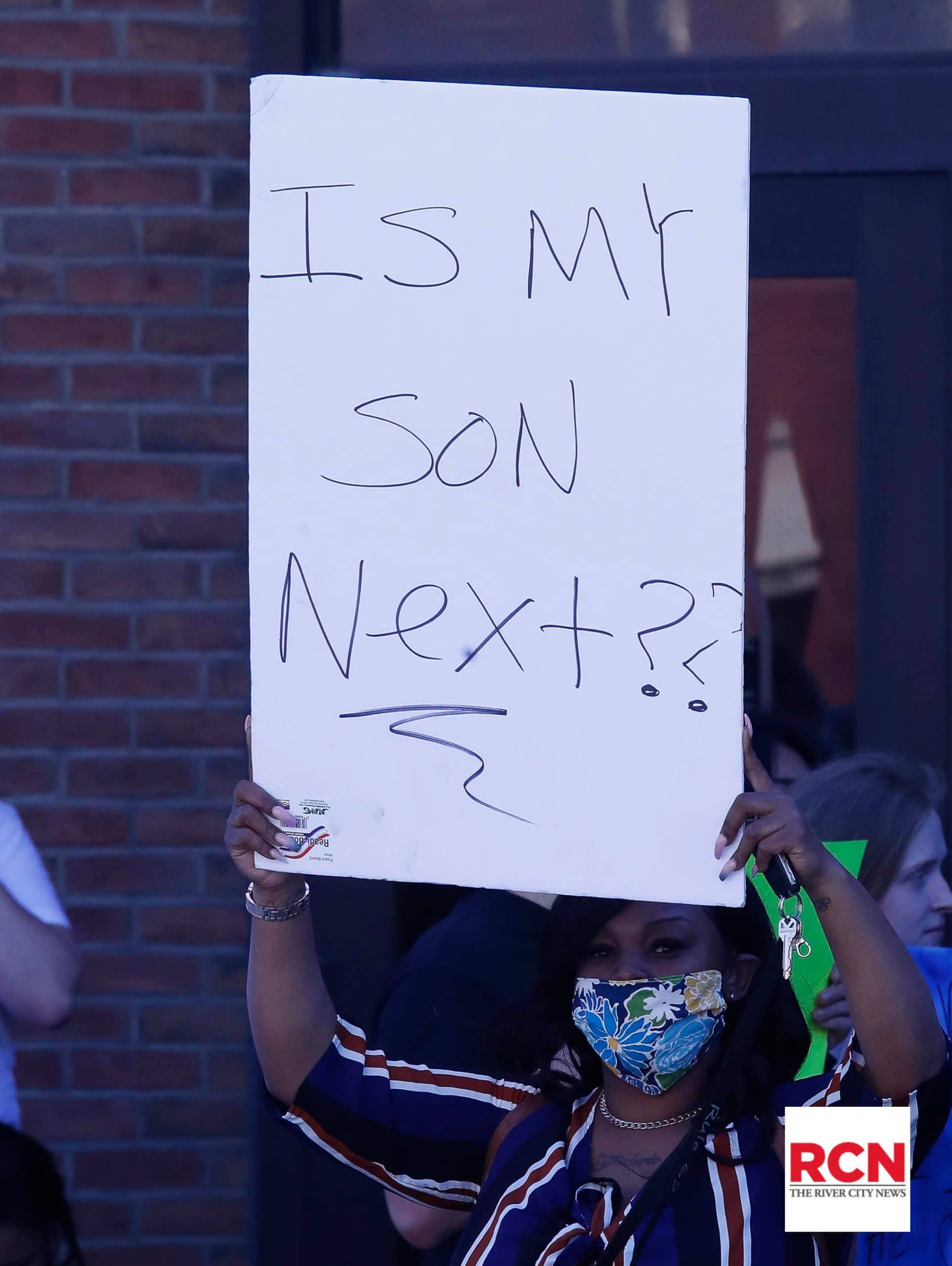 Photos: Protest Outside Covington Police Headquarters - LINK nky