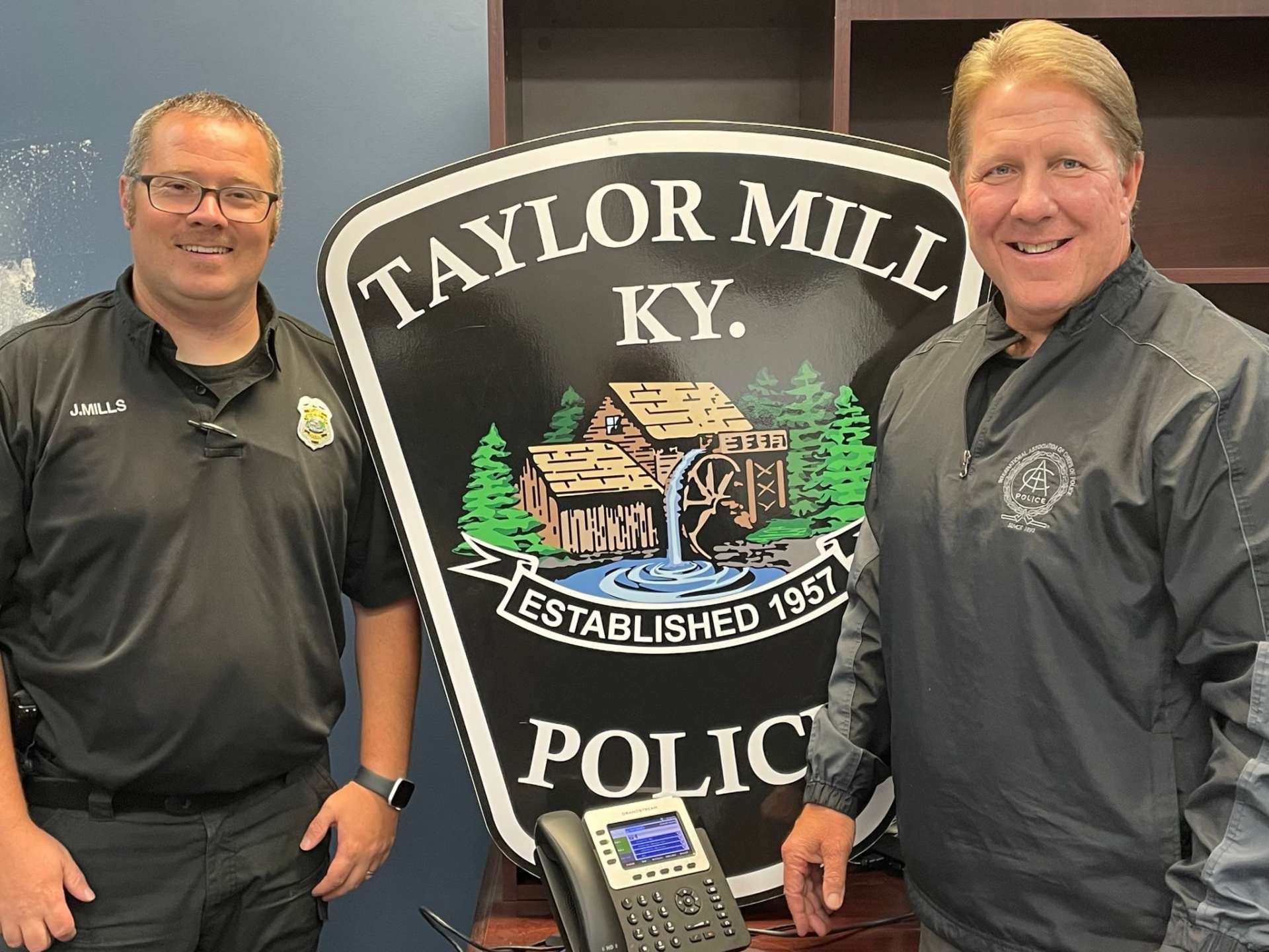 Taylor Mill police chief passes baton - LINK nky