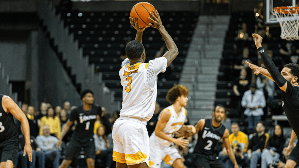 Warrick's three at the buzzer beats Cleveland State - LINK nky