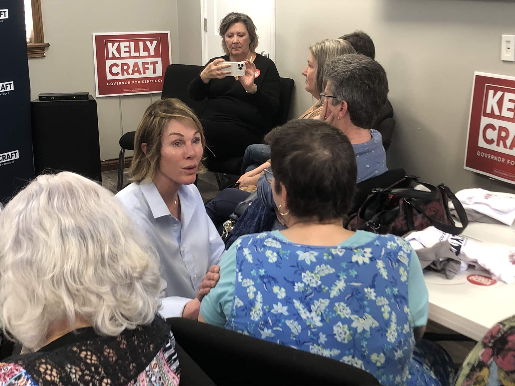 The pain of the empty chair: Republican candidate Kelly Craft delivers ...