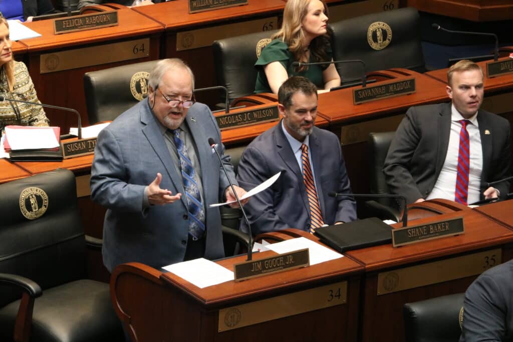 Bill making it harder to retire Kentucky coal plants heads to governor ...