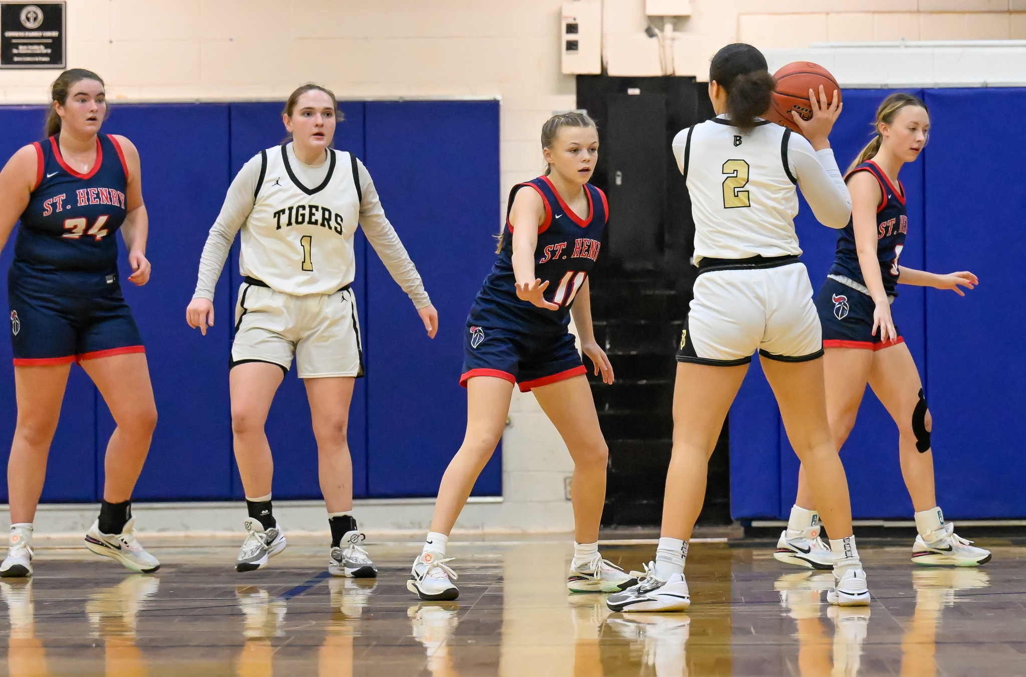 Bellevue Tigers win dramatic 36th district tournament game - LINK nky