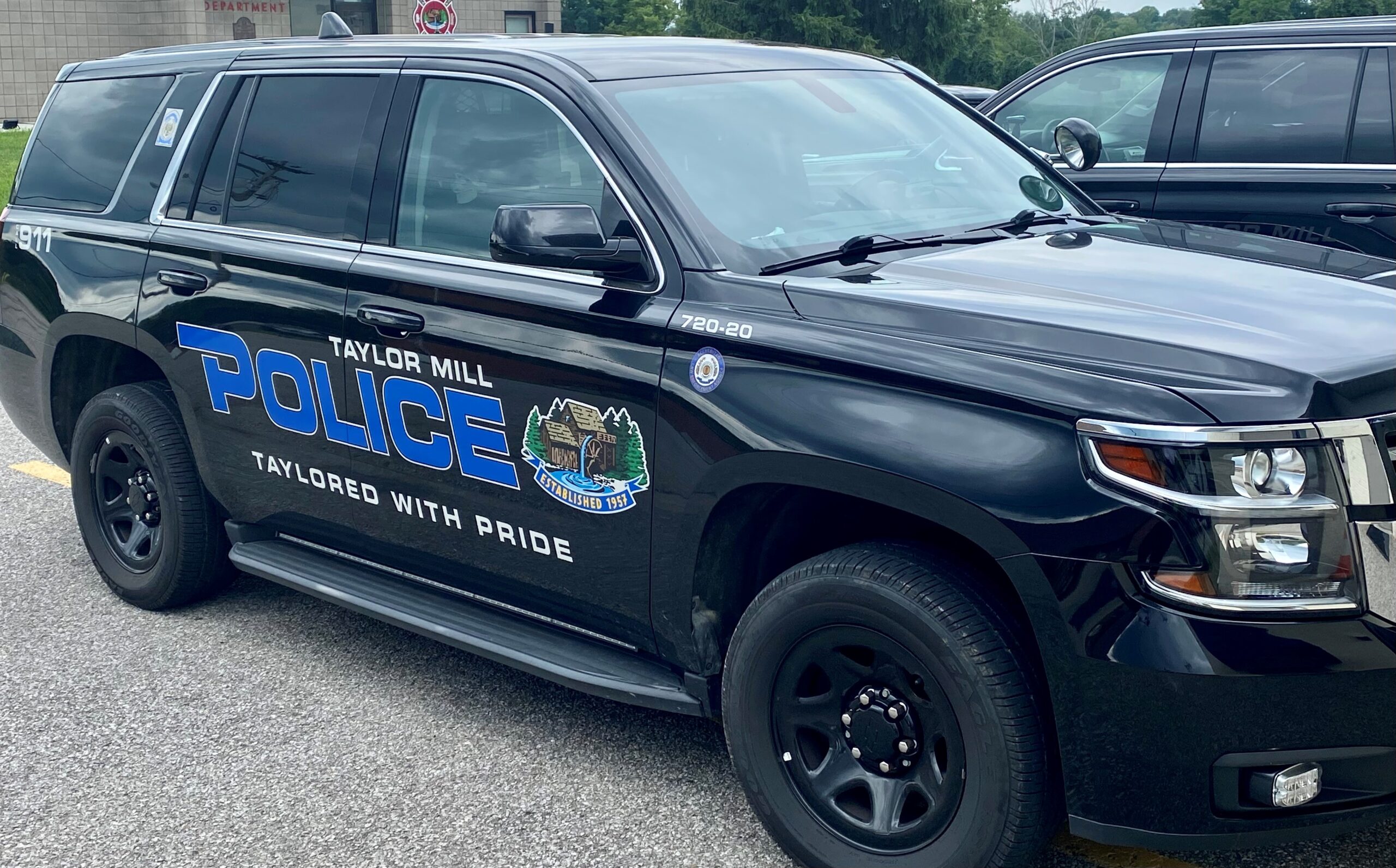 Taylor Mill police seek help in locating suspect after SUV hits cruiser ...