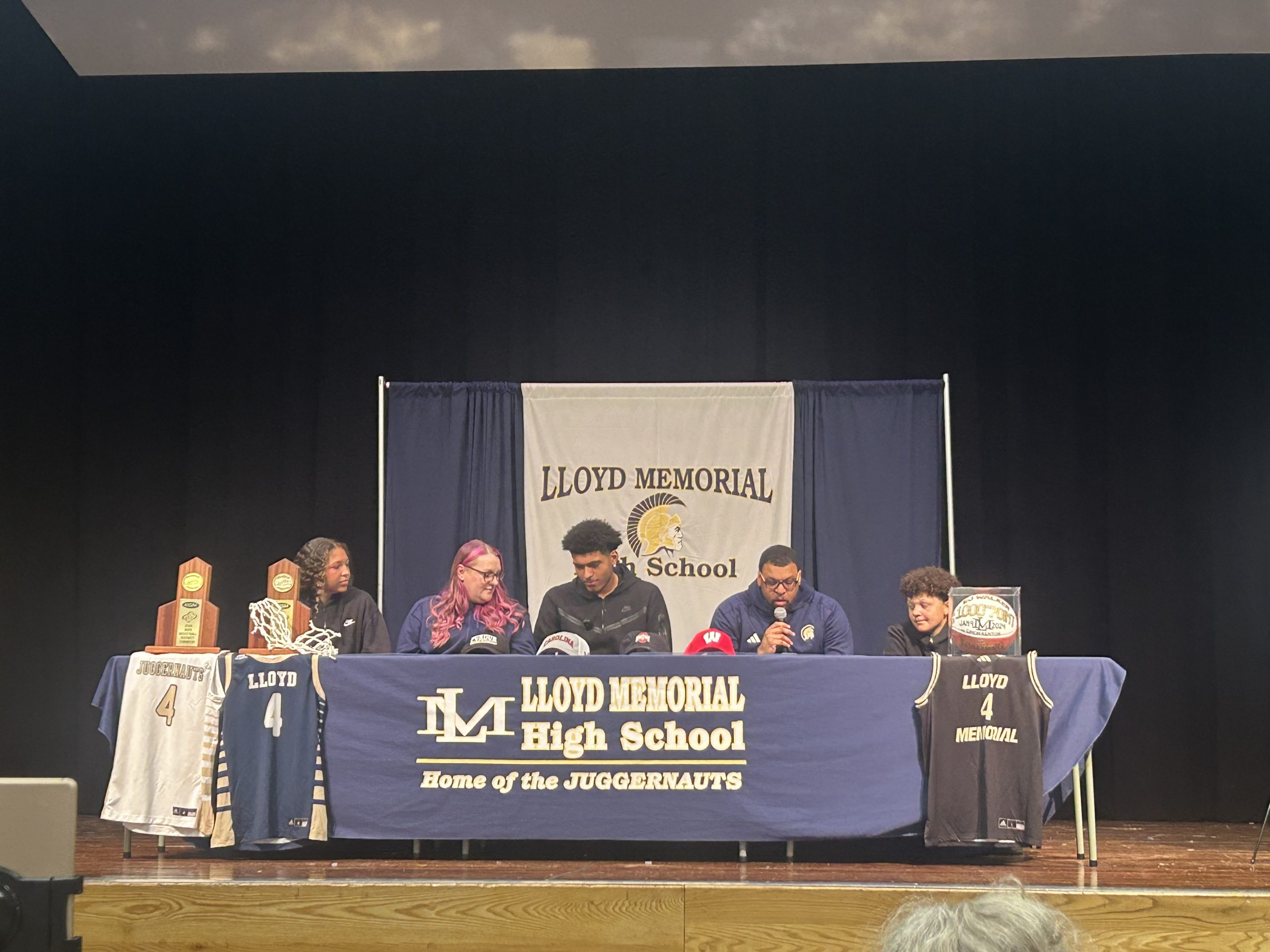 Lloyd Memorial's EJ Walker commits to University of South Carolina ...