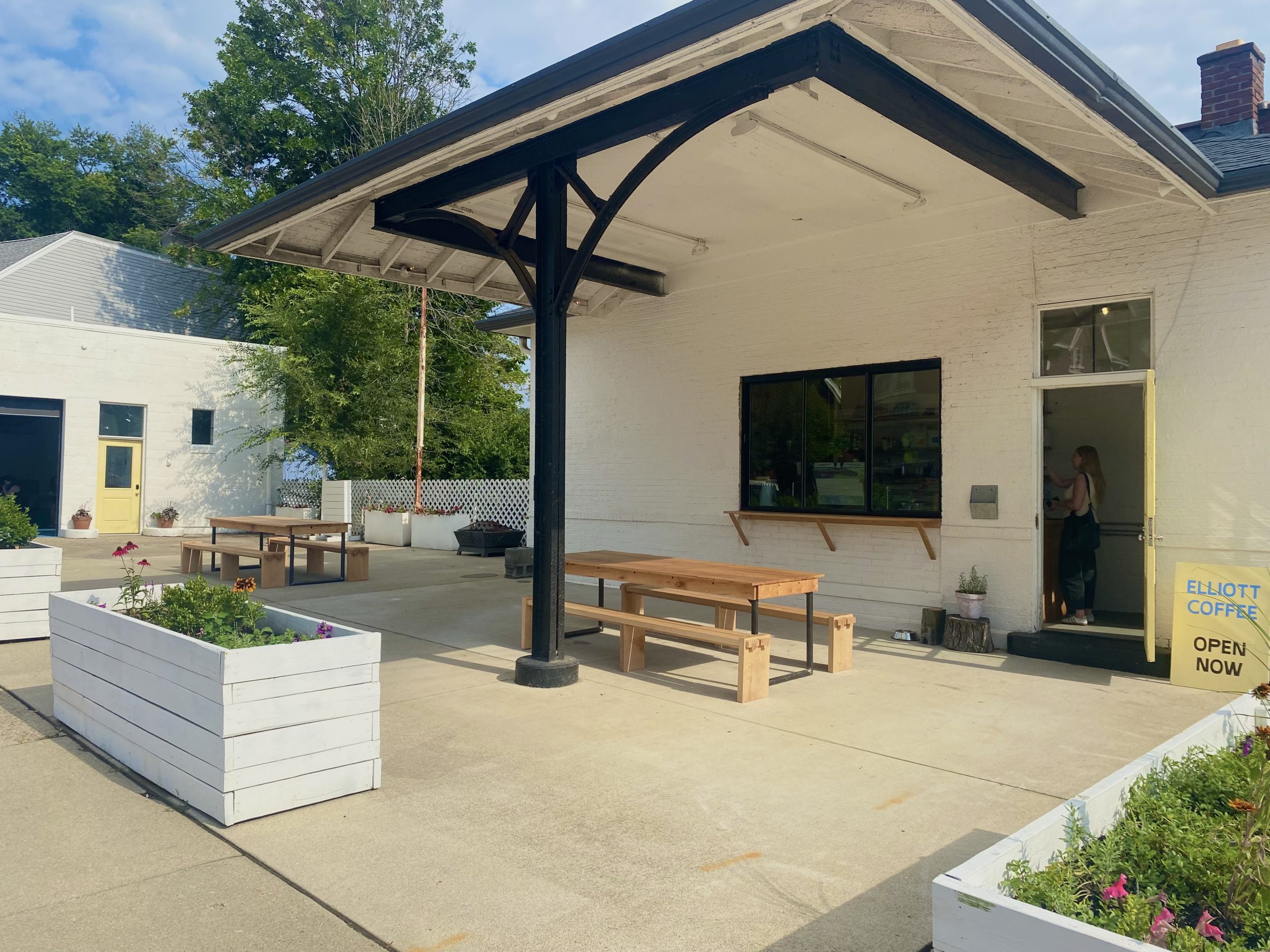 Elliott Coffee: Dayton’s new 'friendly neighborhood hospitality spot ...