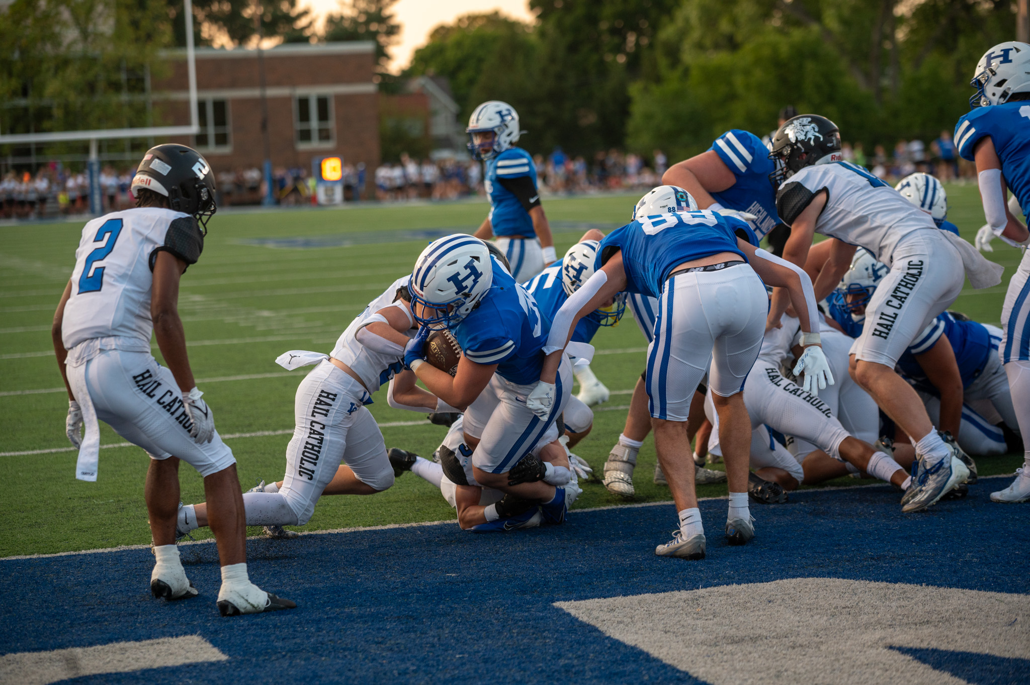 Highlands football team triumphs in 17-7 home opener - LINK nky