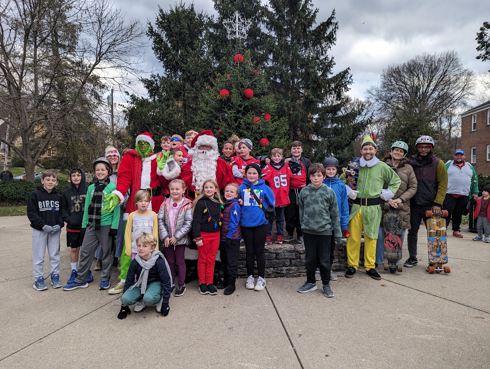 Press release: Hallmark Movie themed Holiday Walk in Fort Thomas - LINK nky