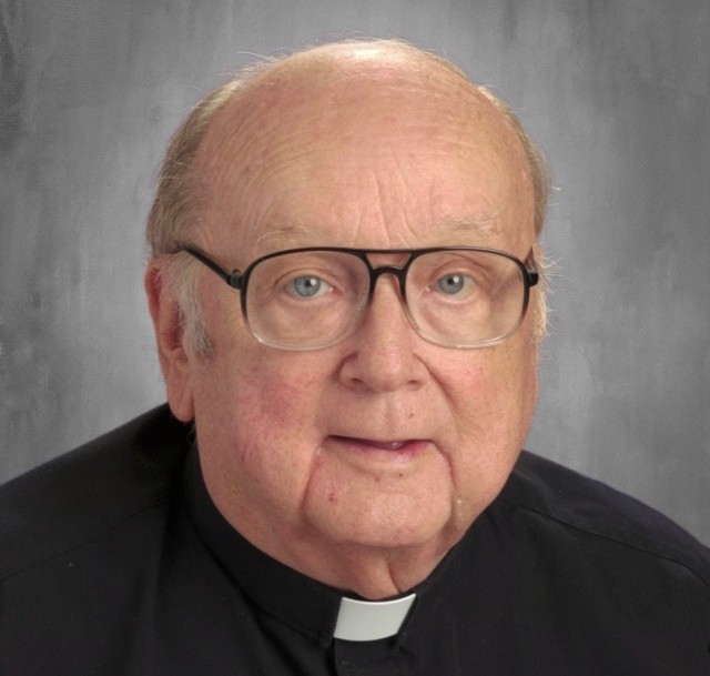 Father Thomas Robbins, Holy Cross HS teacher, chaplain dies