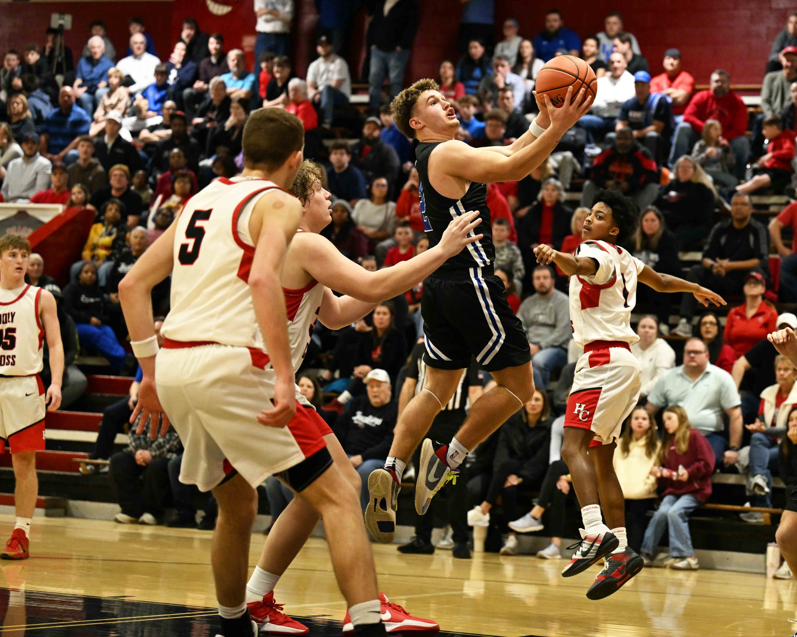 CovCath Defense shines in win over Holy Cross, clinches No. 1 seed